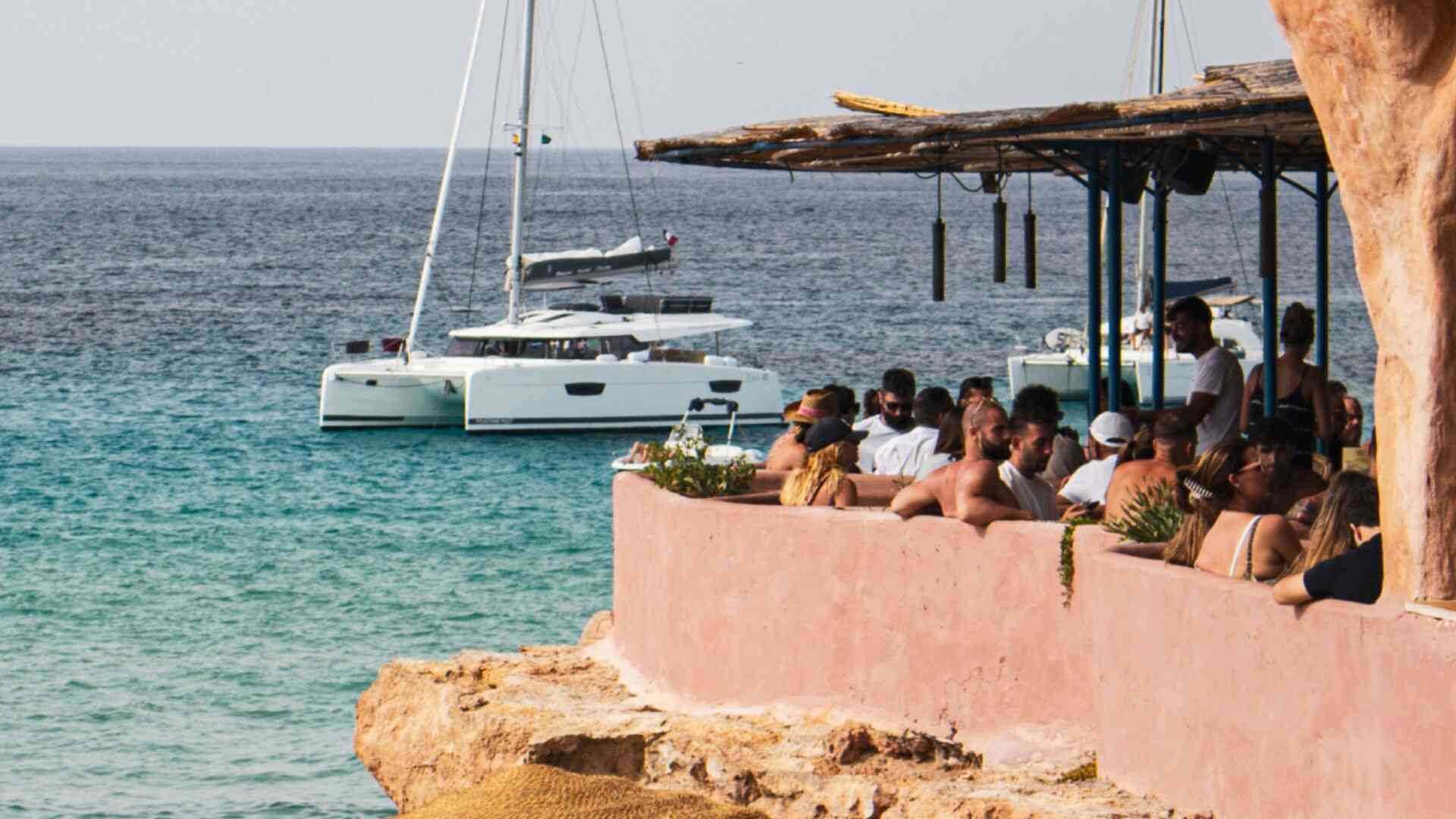 First Choice | TOTUM Student Discount | Last-minute Trip from £45pp per ...